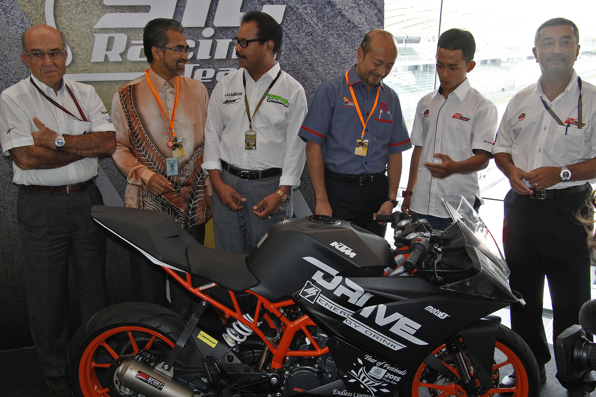 CZECH KORNFEIL COMPLETES SIC RACING TEAM WITH ZULFAHMI FOR 2015 - i-Moto.my