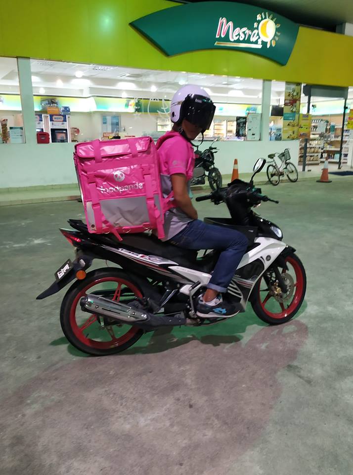 INSPIRATIONAL FOODPANDA RIDER SYAHRAIN FADZIL SHOWS HOW HE RIDES A ...