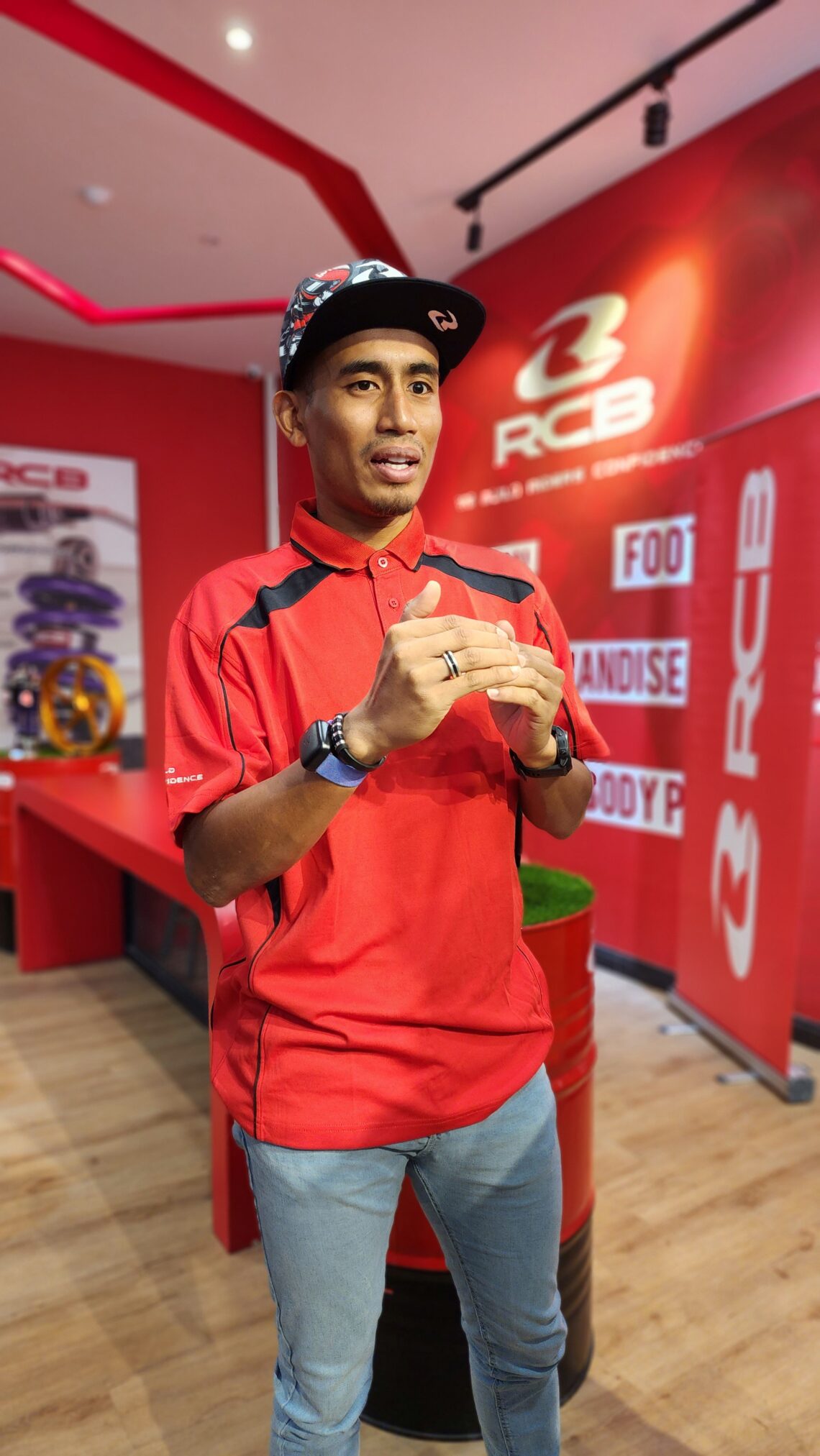 RCB SHOWS SUPPORT FOR HAFIZH SYAHRIN & ADAM NORRODIN IN WSBK 2023 ...